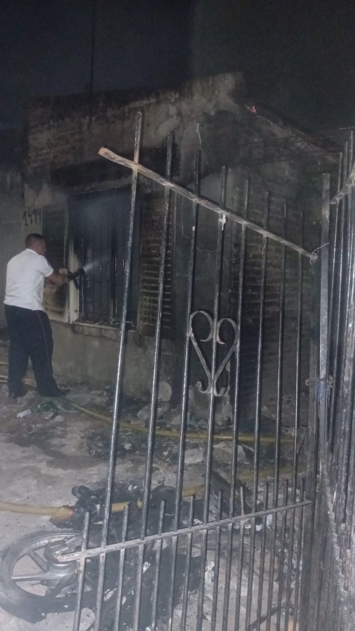 Vecinos incendiaron una vivienda en San Fermín - [Noticias de Luján ...